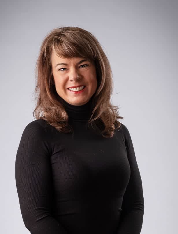 About Shelley Niedzwiecki