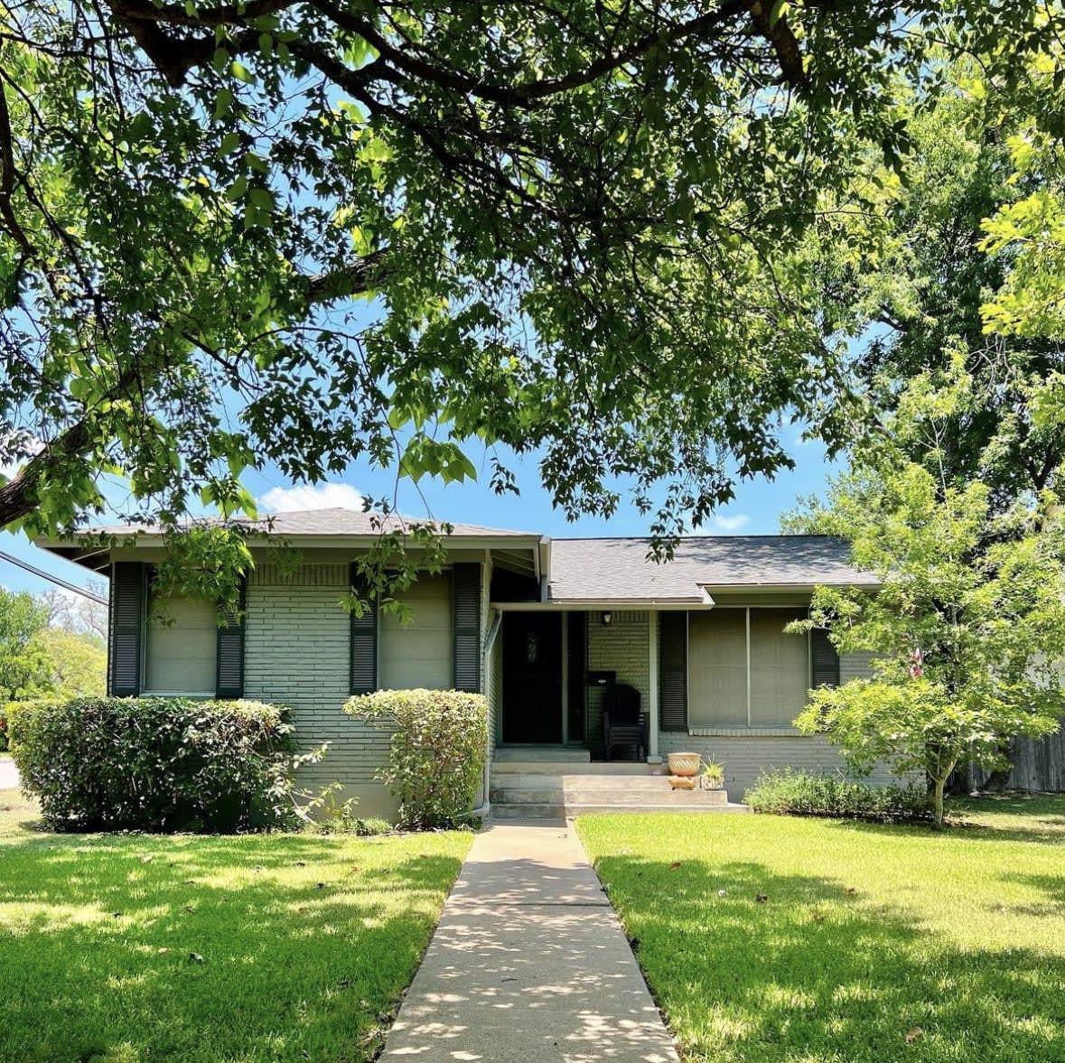 1900 Schulle Avenue | Deane Residential | Austin Real Estate Agents