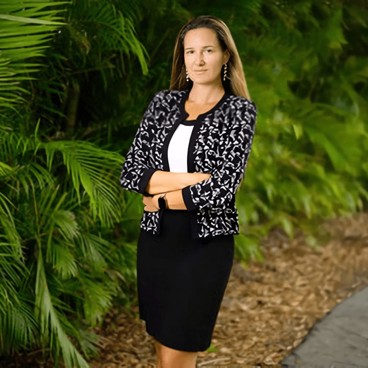 About Tania De Jesus | Kayan Group