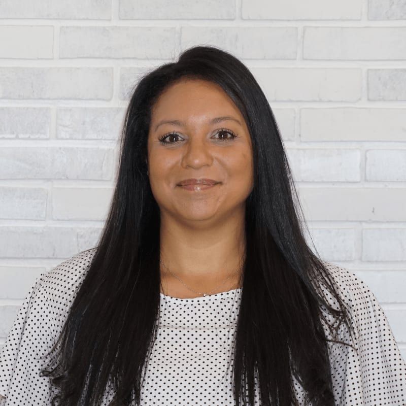 Anna-Maria Chavers - Hum Real Estate