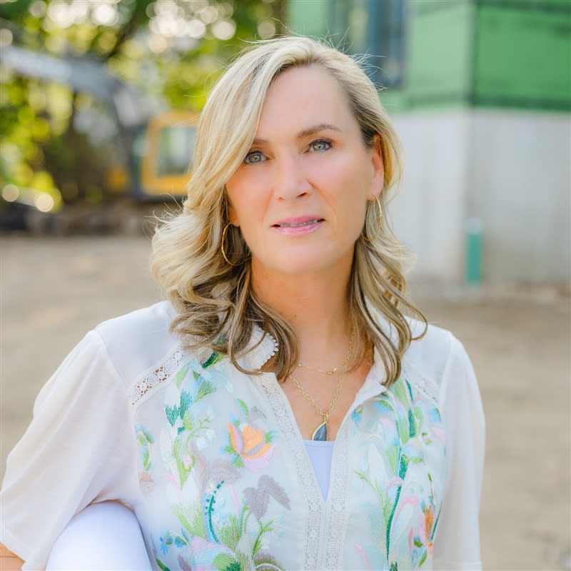Top Connecticut Real Estate Agent | Deirdre Andreoli
