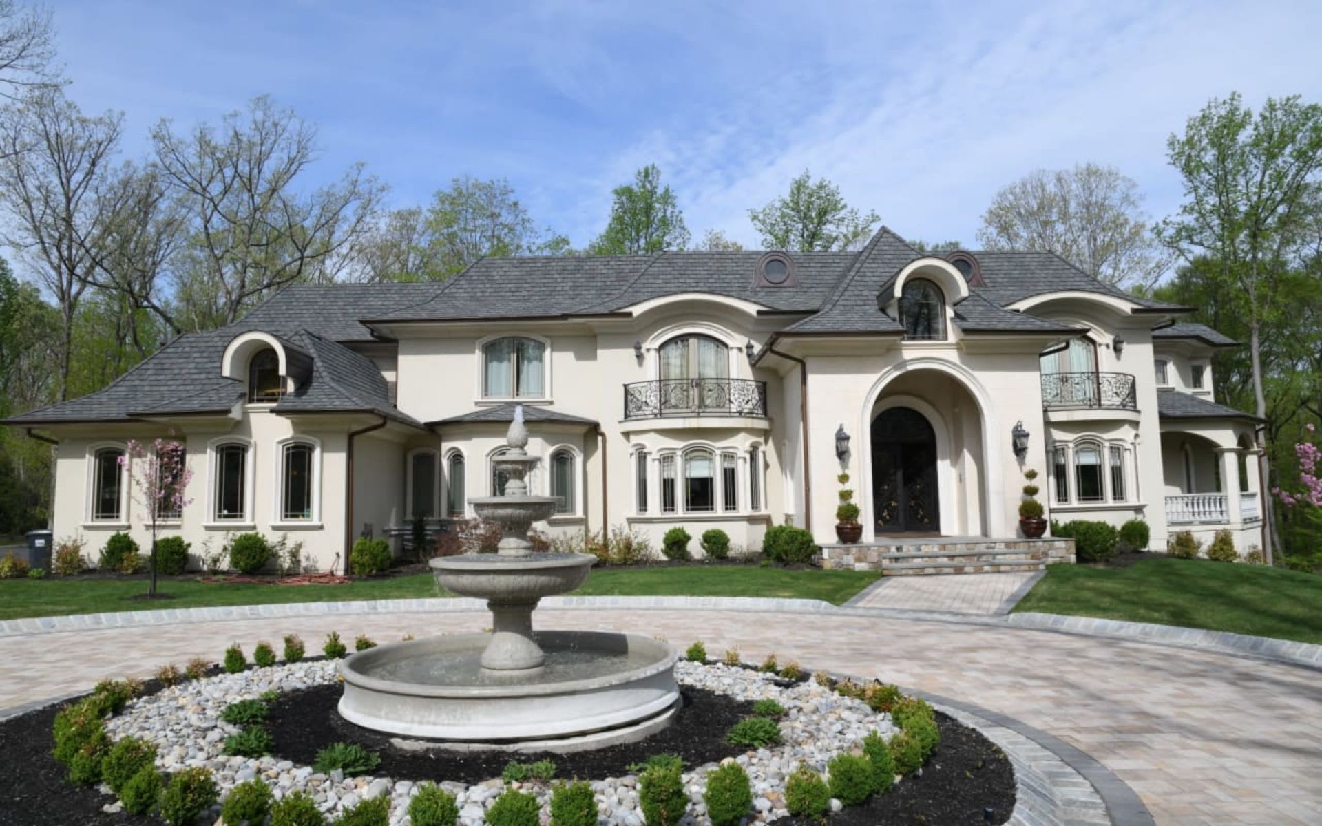 Town and Country Homes For Sale | The Jeff Lottmann Group