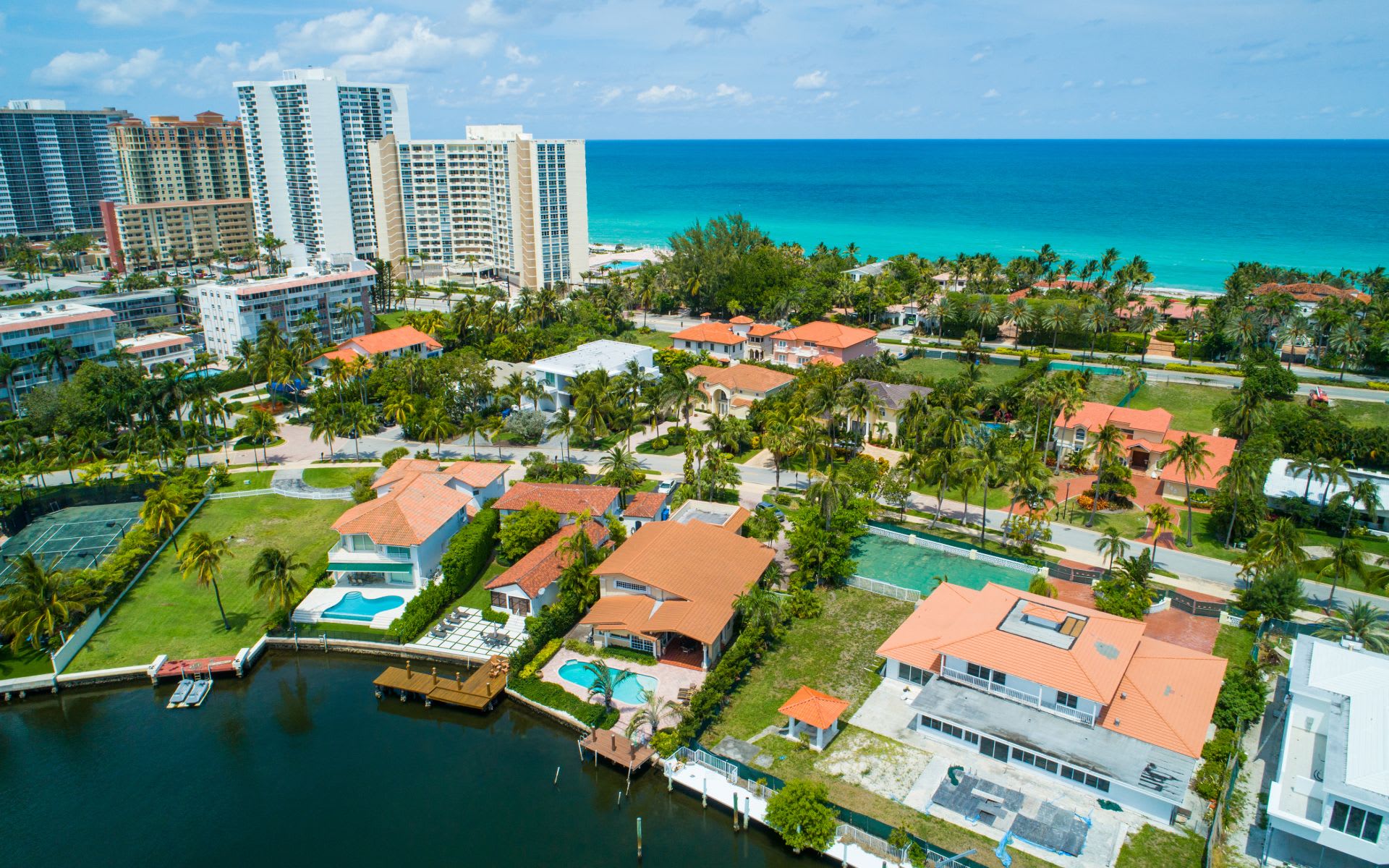 Neighborhoods | The Lizzie Padro Group