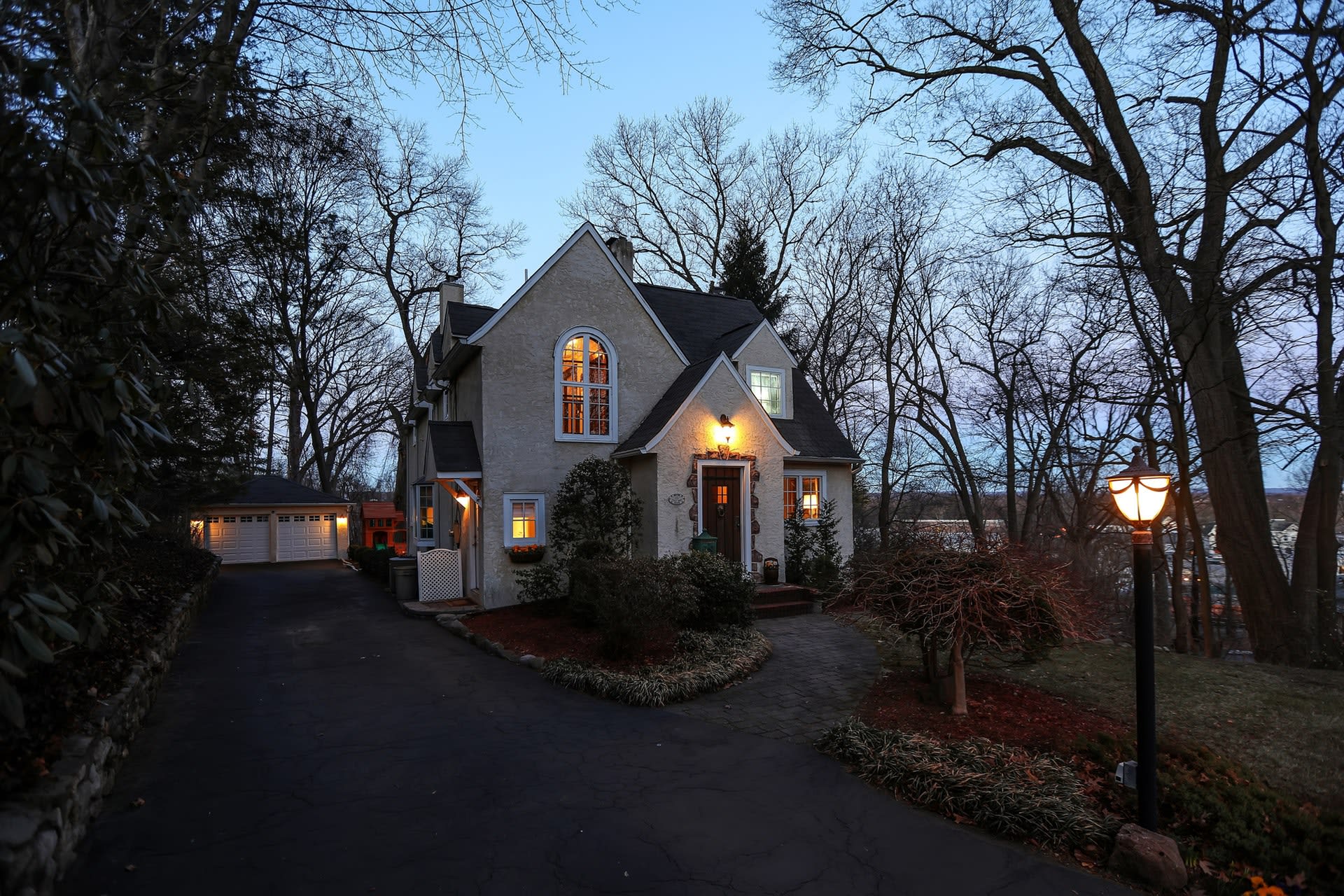 Ridgewood | 35 Ridge Rd | Christina Gibbons Group