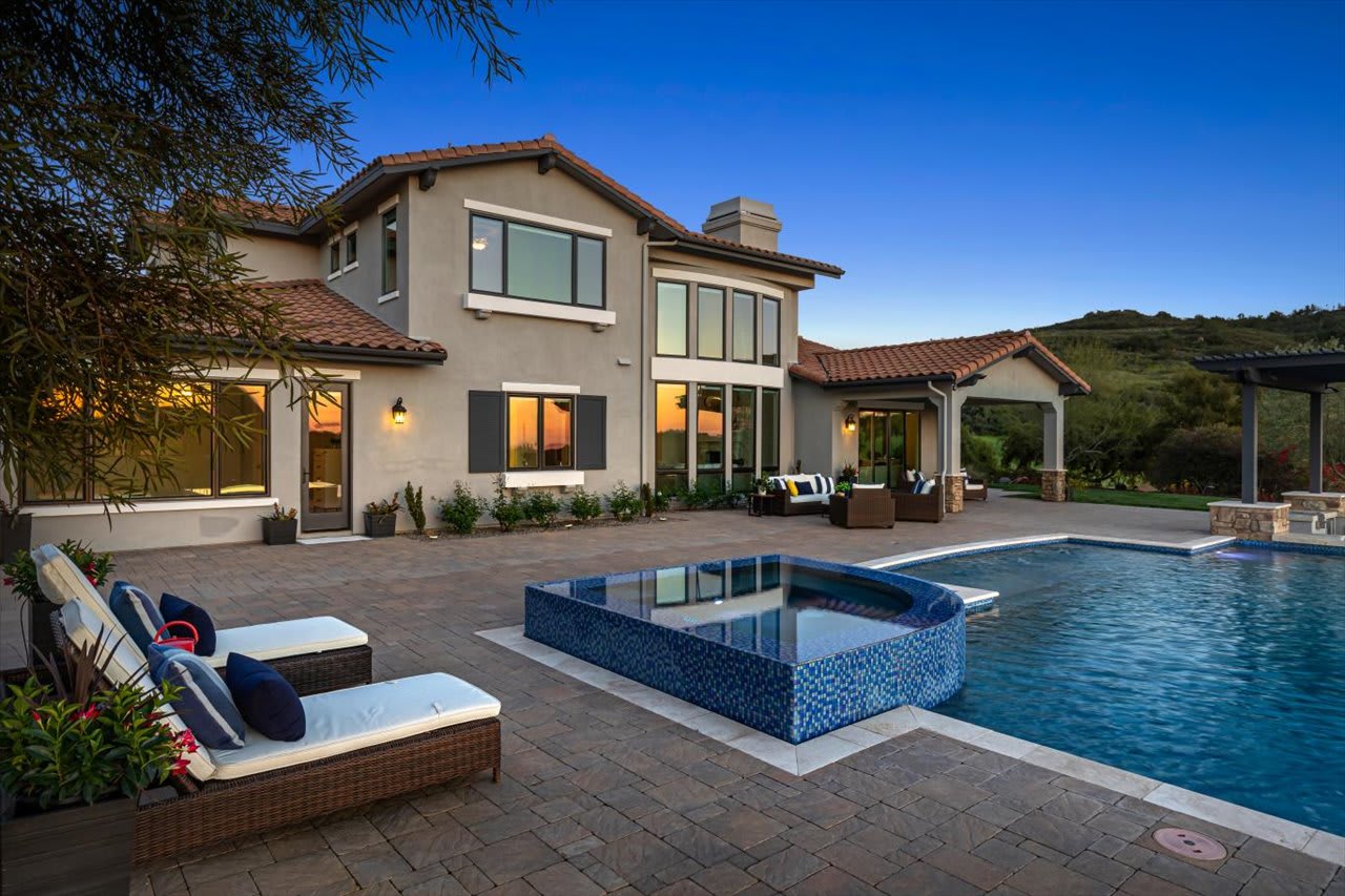 Laura Barry Luxury Estates | Rancho Santa Fe Real Estate