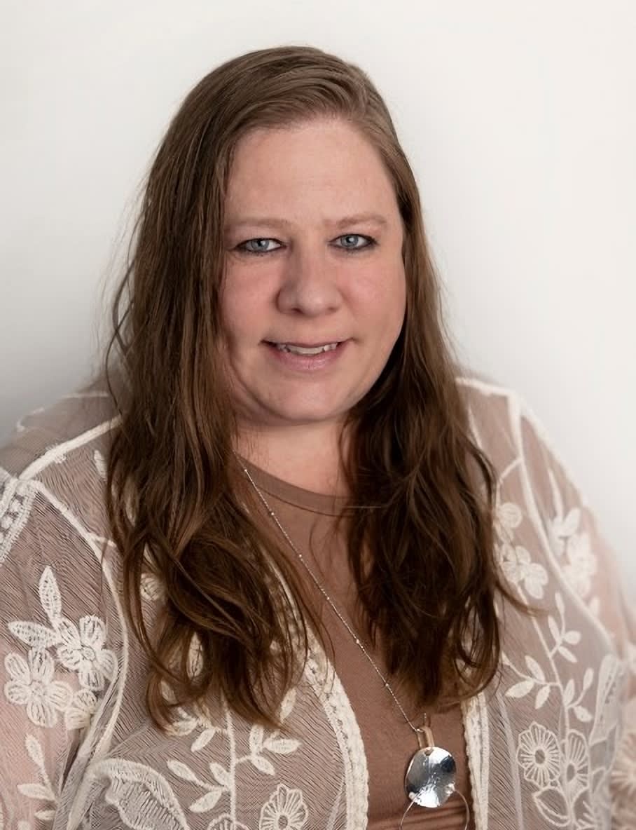 Meet the Staff | Sarah Leonard Team