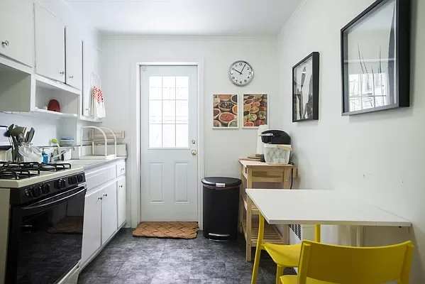 597 16th Street Unit: 2