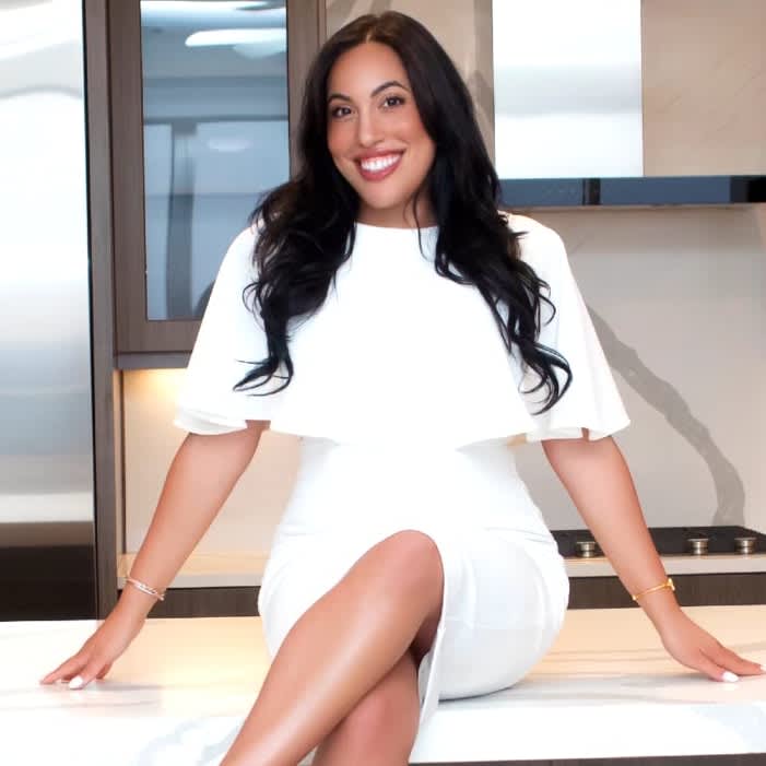 Sara Bitar - Real Estate Agent & Market Lead