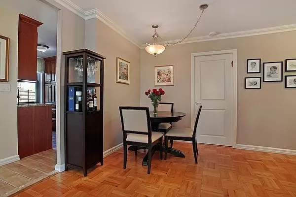 301 East 79th Street Unit: 20B