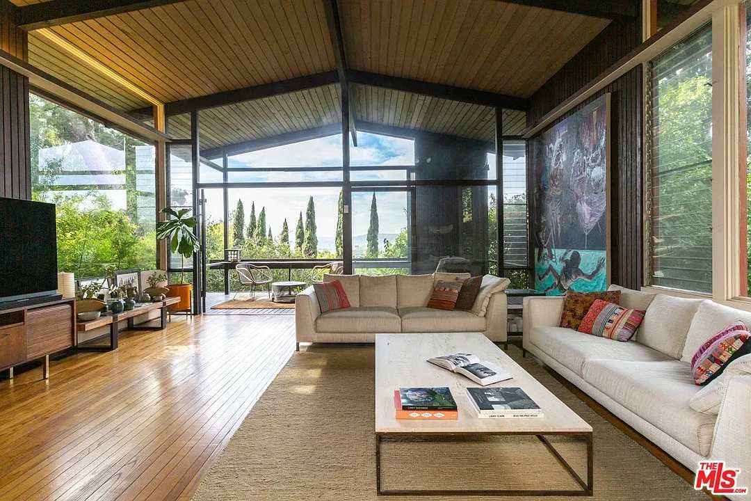 The Gary and Enid Freund House