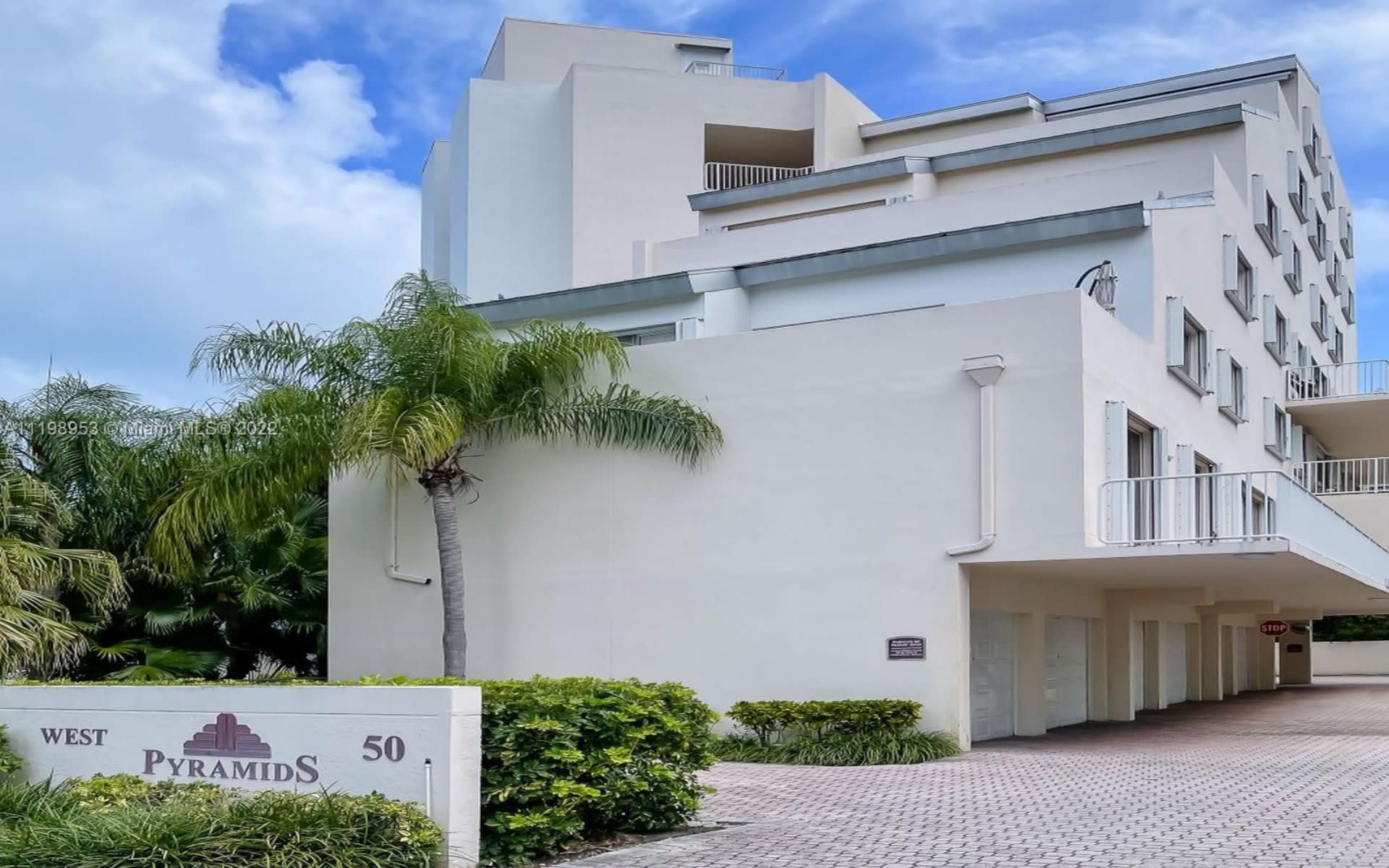 Browse Luxury Key Biscayne Buildings | Giulietta Ulloa Group