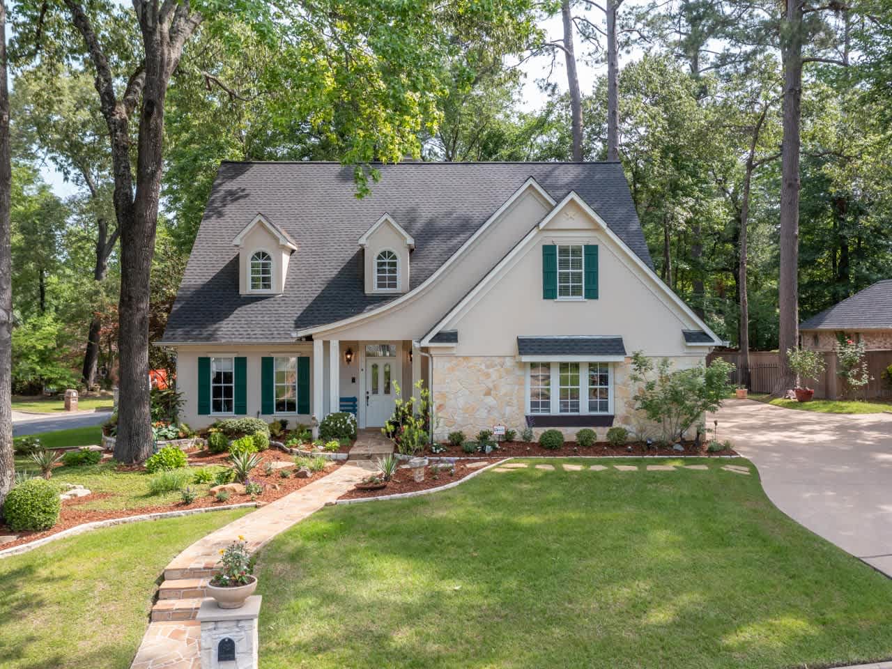 Luxury Living in Tyler: Moving To East Texas | Amy Egaña Group