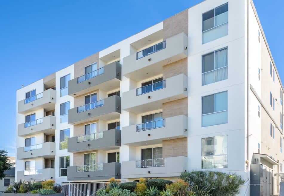 118 N Kings Rd, #302 | Hosana Saputra | Newport Beach Real Estate Agent