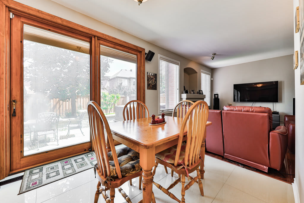 7 Crew Crescent, Maple ON