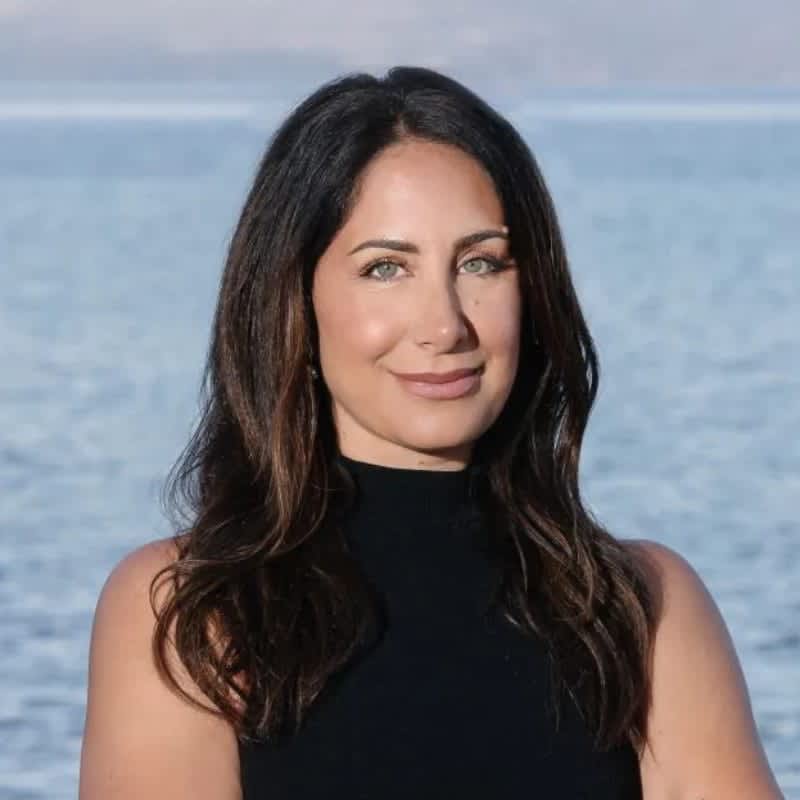 About Elizabeth Huda