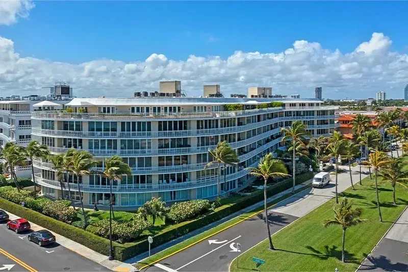 One Royal Palm Way Palm Beach | Neighborhood Guide