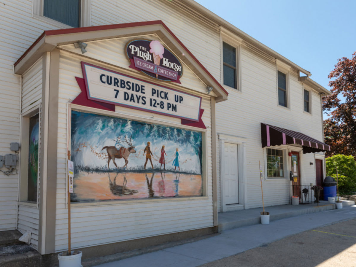 Christine Wilczek and Jason Bacza | Real Estate Agents