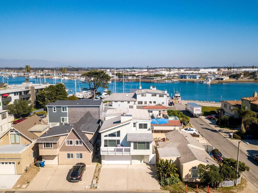 Everything You Need to Know About Oxnard Boat Living | Ann Howarth