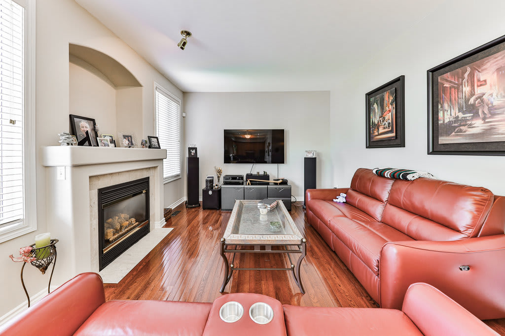 7 Crew Crescent, Maple ON