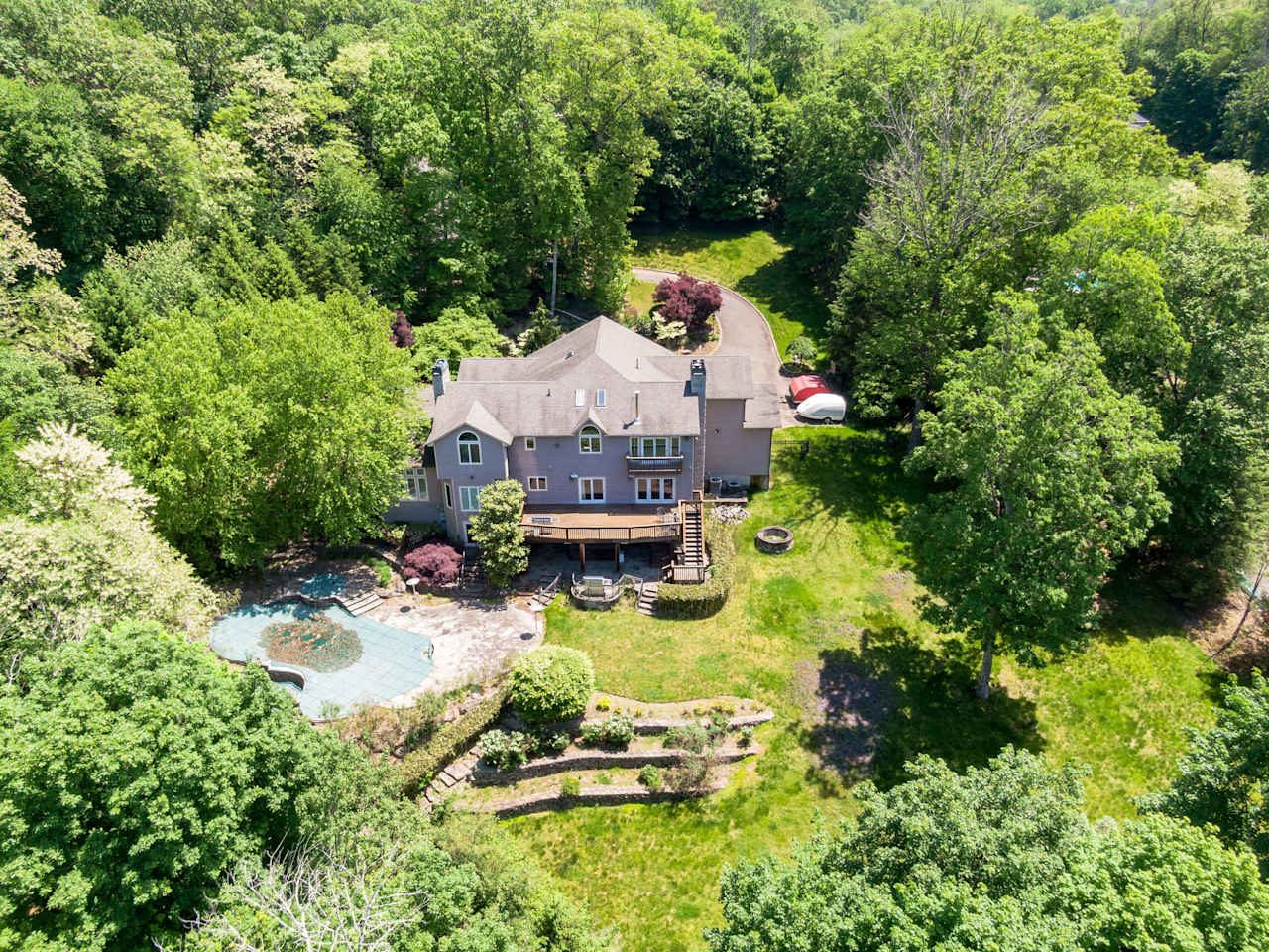 Luxurious Suffern Colonial | MYC