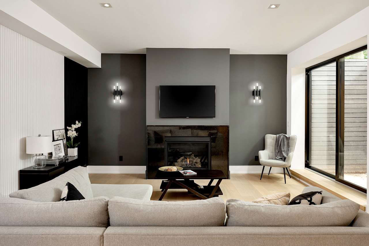 2102 Glenforest Crescent | Oakville, ON L6J 2G4 | Goodale Miller Team