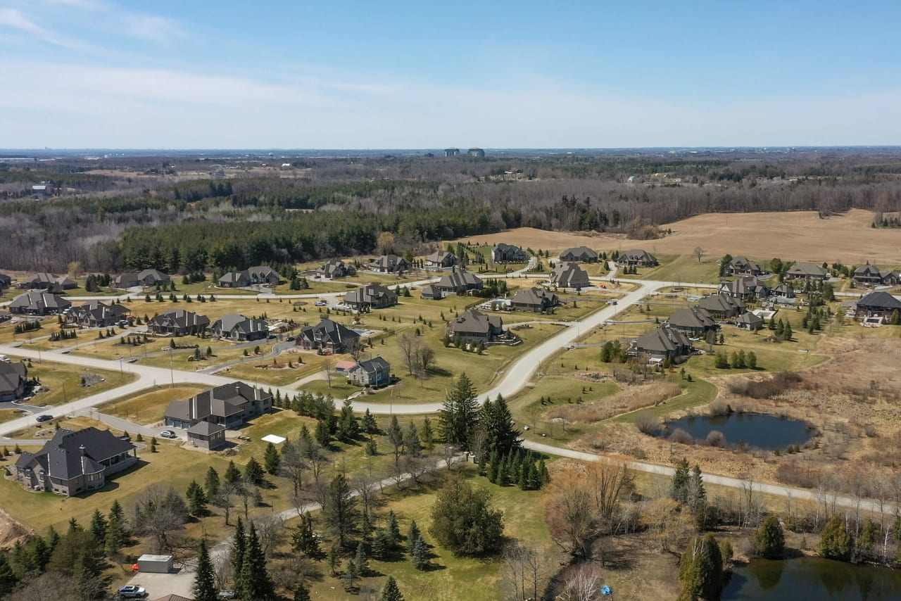 18 Elizabeth Place | Puslinch, Ontario