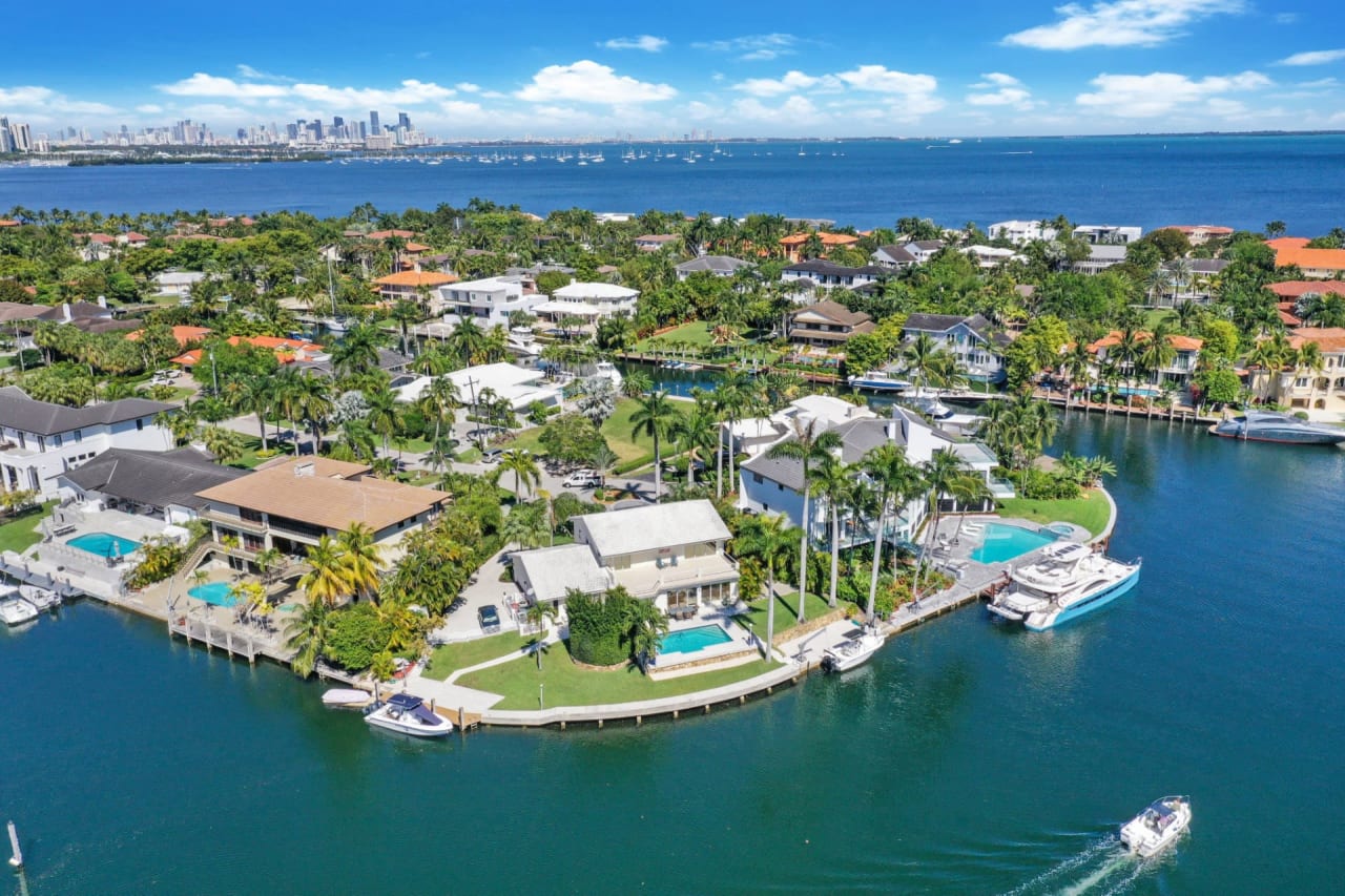 What to Look for in a Luxury Miami Waterfront Property