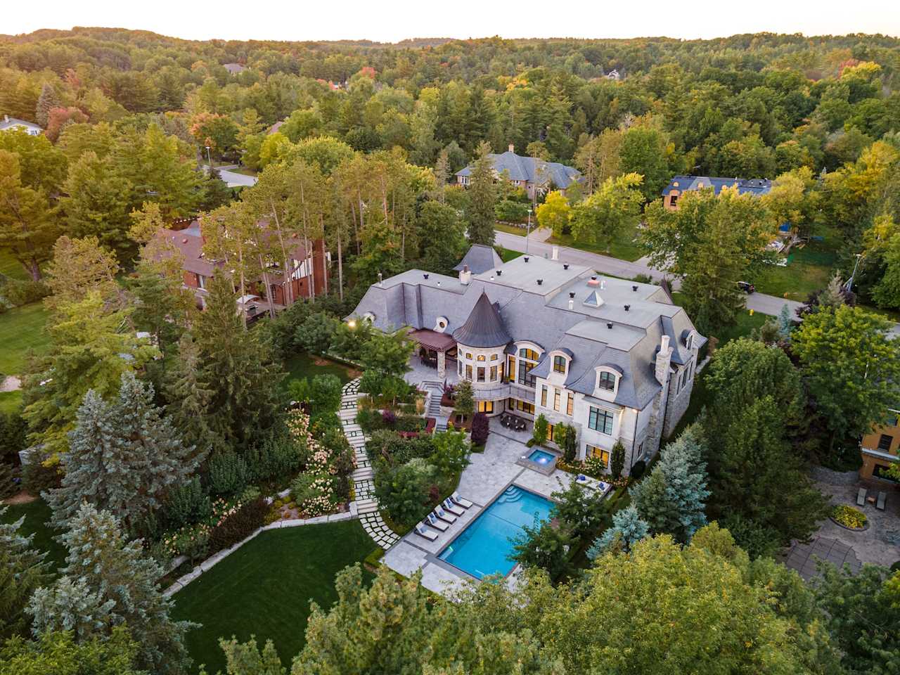 121 Rebecca Court | Maple, ON L6A 1G2 | Goodale Miller Team