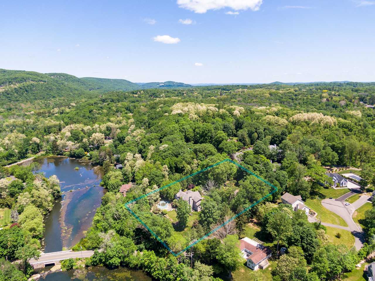 Luxurious Suffern Colonial | MYC