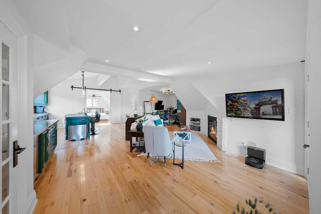 An Extraordinary Custom-Built Estate | Barry Cohen Homes