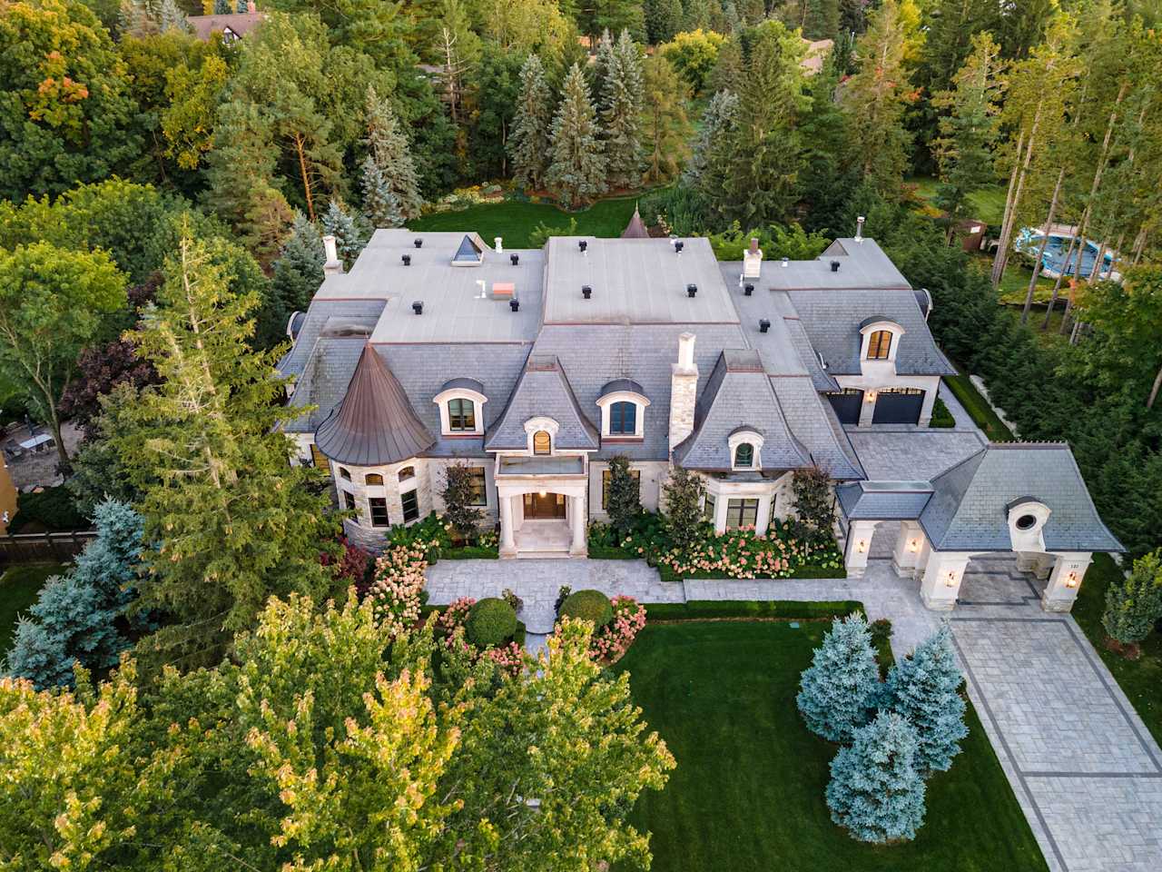 121 Rebecca Court | Maple, ON L6A 1G2 | Goodale Miller Team