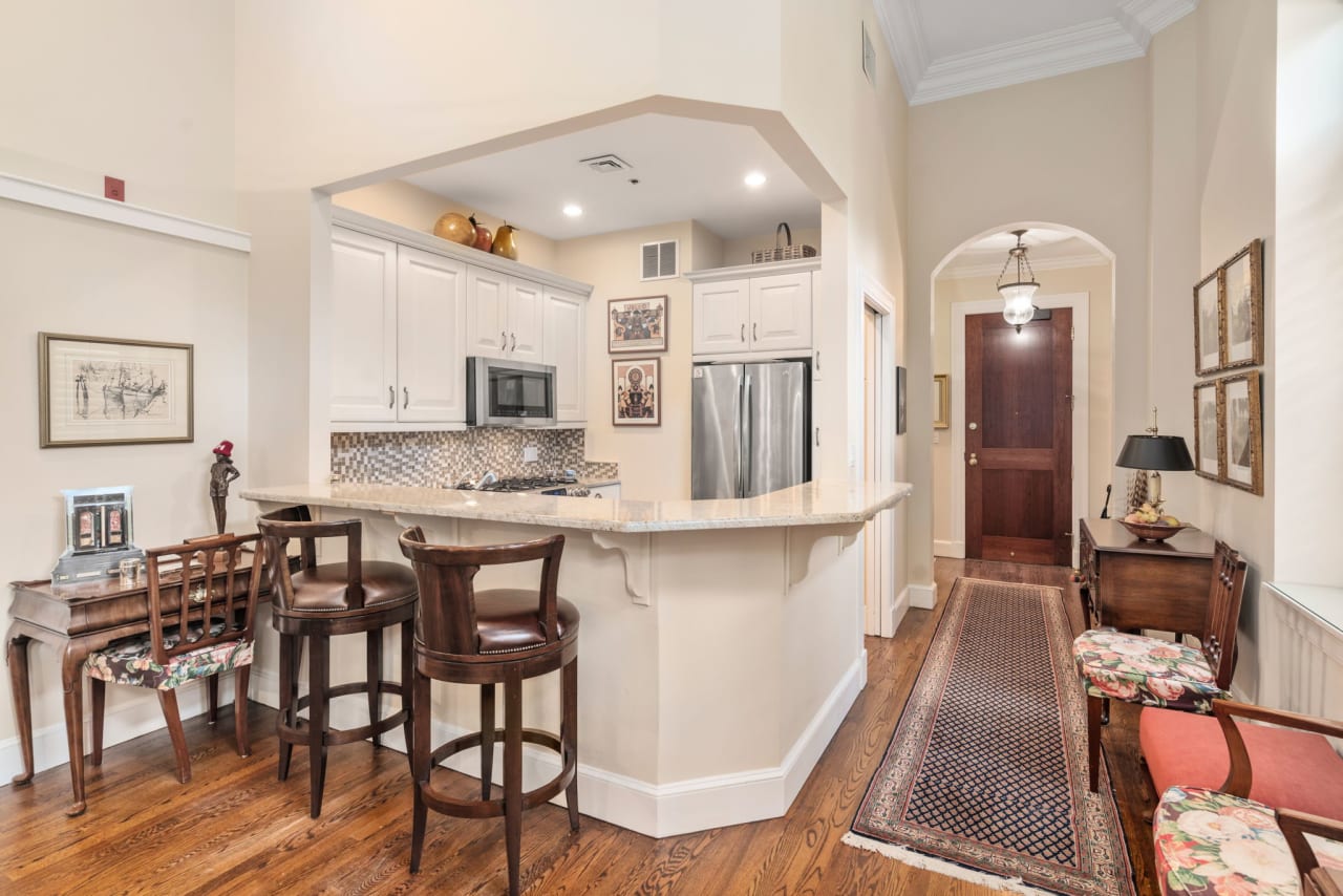 Columbus Court, Residence 2M | Jonathan Radford