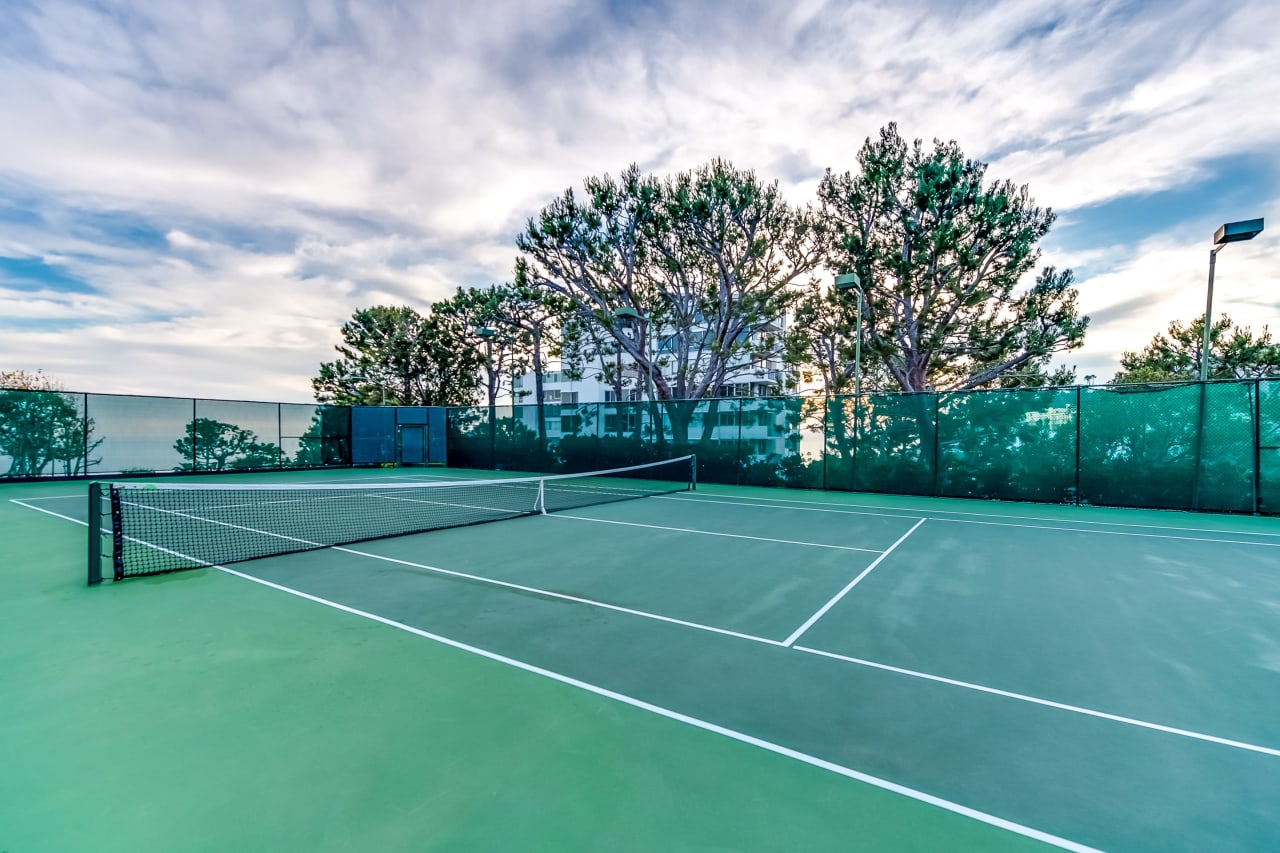 Exquisite 2 Bed 2 Bath Condo in Edgewater Towers | Pacific Palisades ...