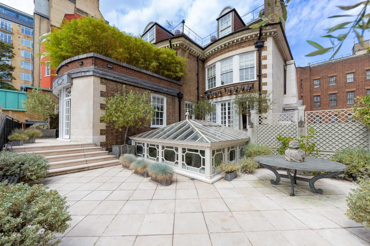 Rare Historical Mayfair Mansion | For Sale - The Holt Team