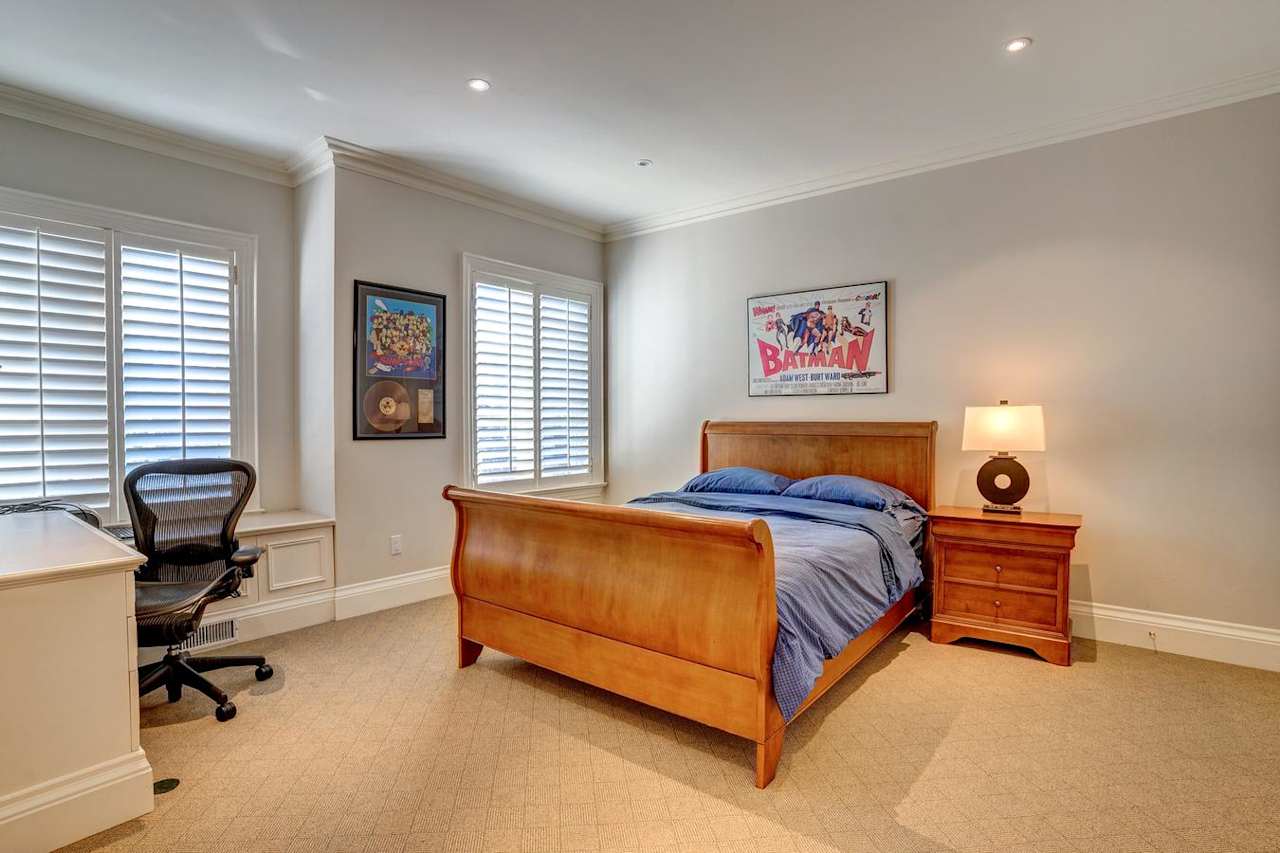 SOLD: Most Prestigious Location | Barry Cohen Homes