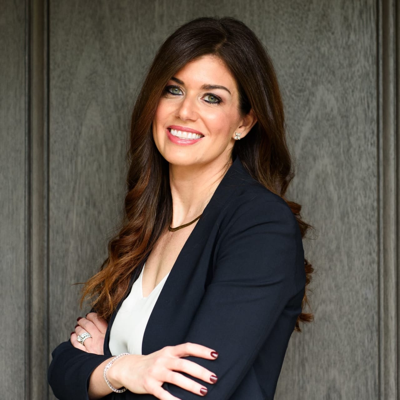 Lyn Wise Group | @properties | Christie’s International Real Estate