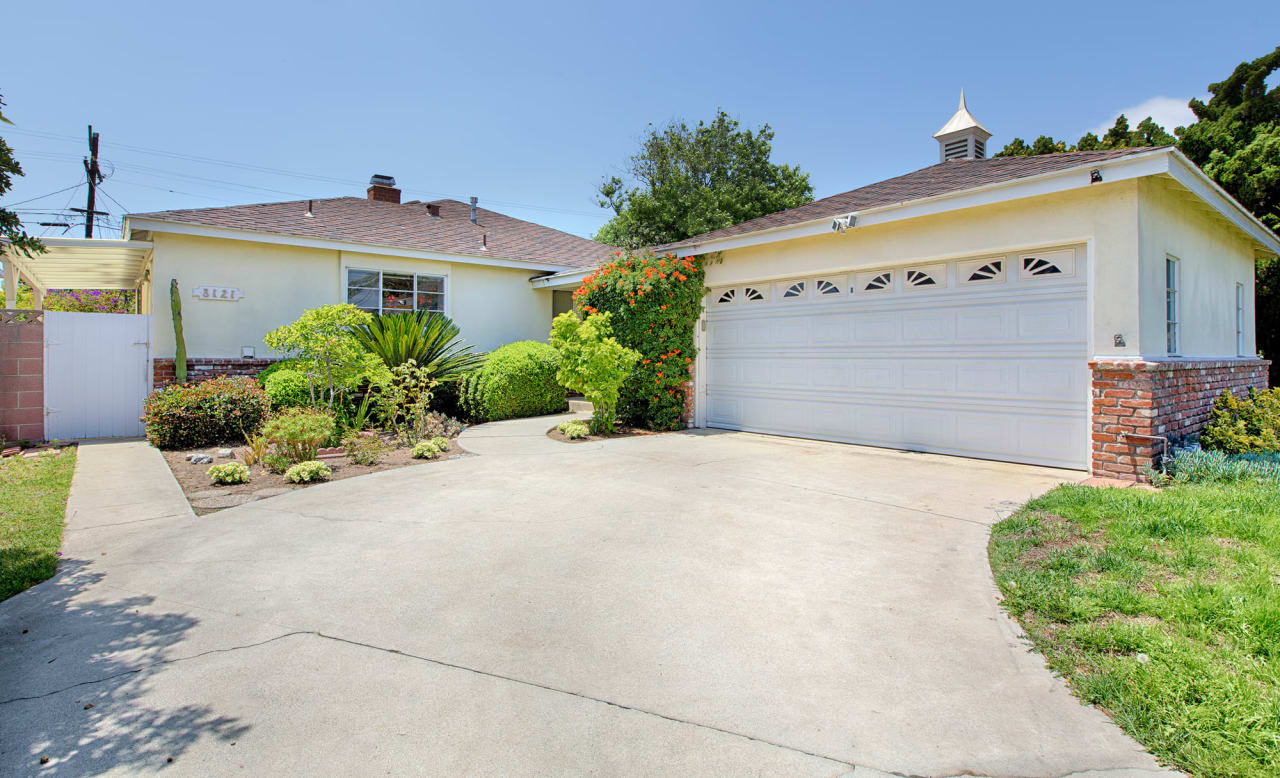 8121 Georgetown Ave | Manhattan Beach Real Estate | Amy Frelinger Team