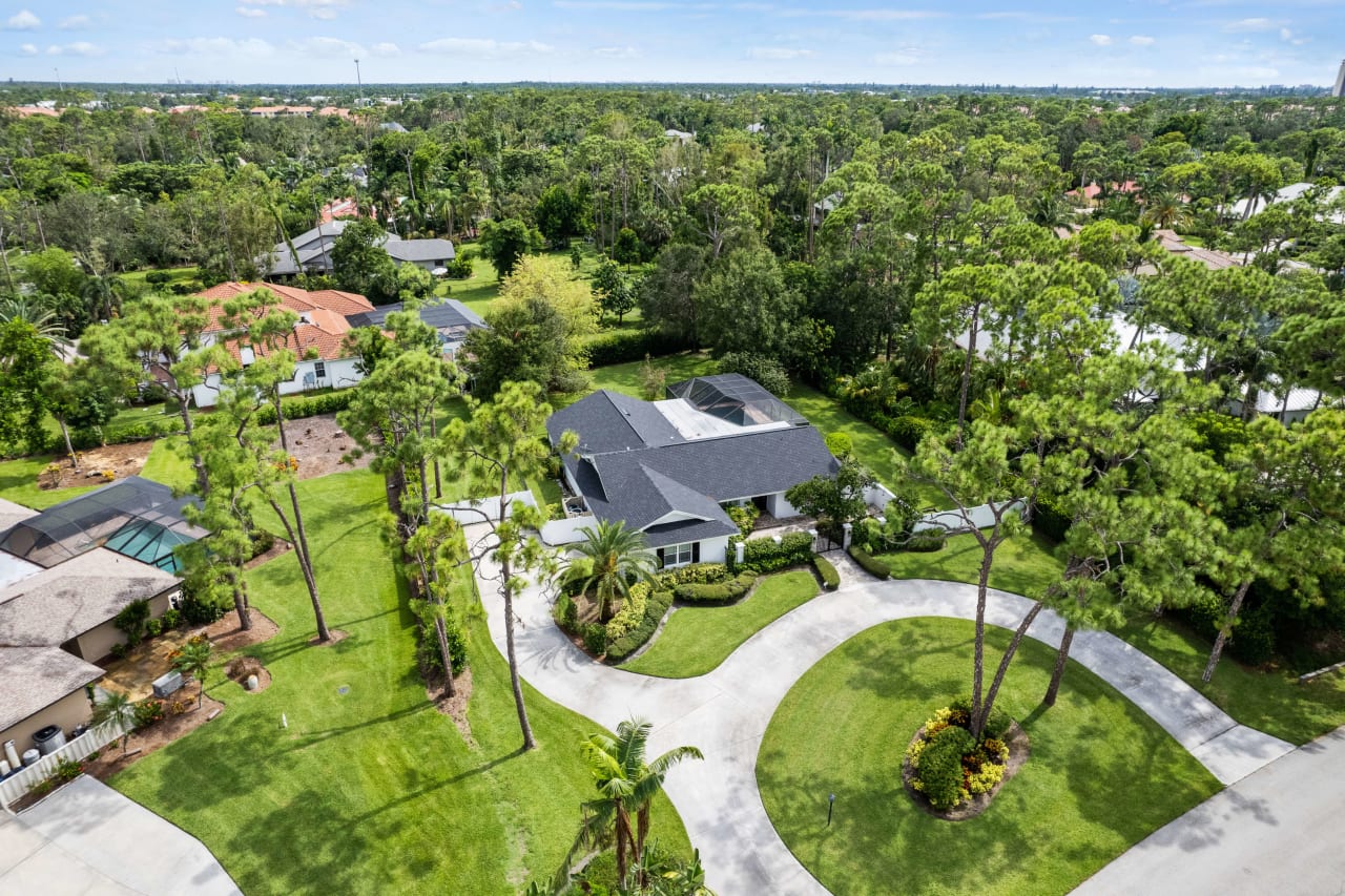 13863 Pine Villa Lane Fort Myers Florida - Pine Hurst Estates Luxury ...
