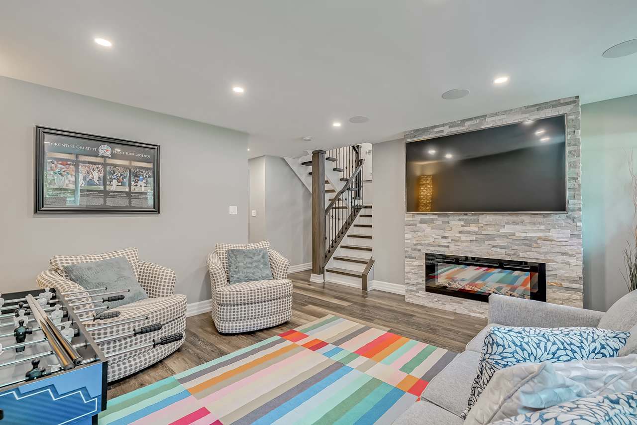 236 Sunrise Crescent | Oakville, ON L6L 3L3 | Goodale Miller Team