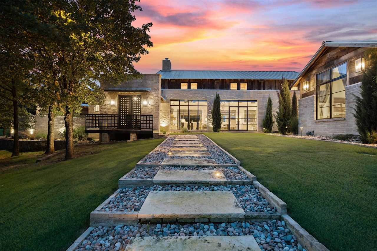 Custom Homes Dallas Area DFW | Homes in Frisco | Wendy Banul