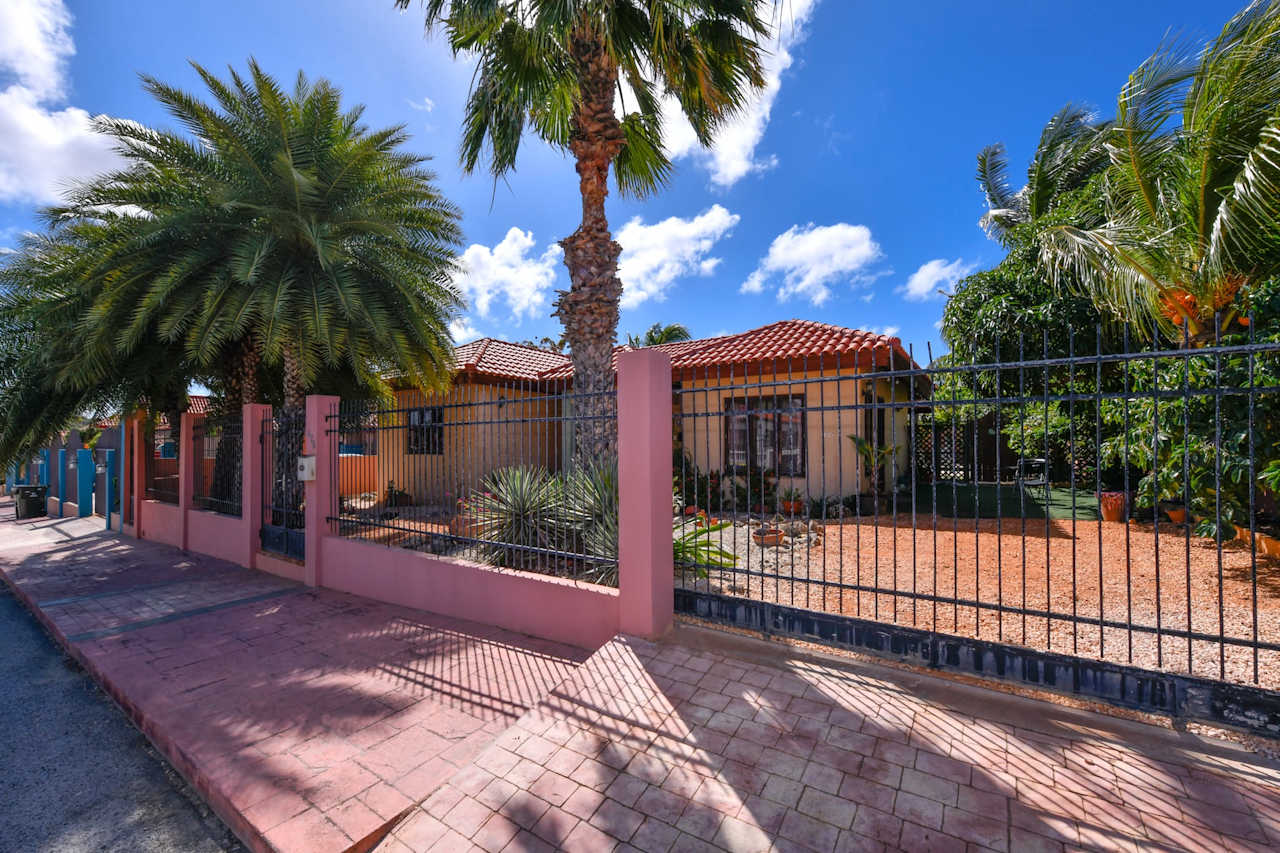 villa, pool, nice garden, house for sale, wayaca, airport, 3 bedrooms ...