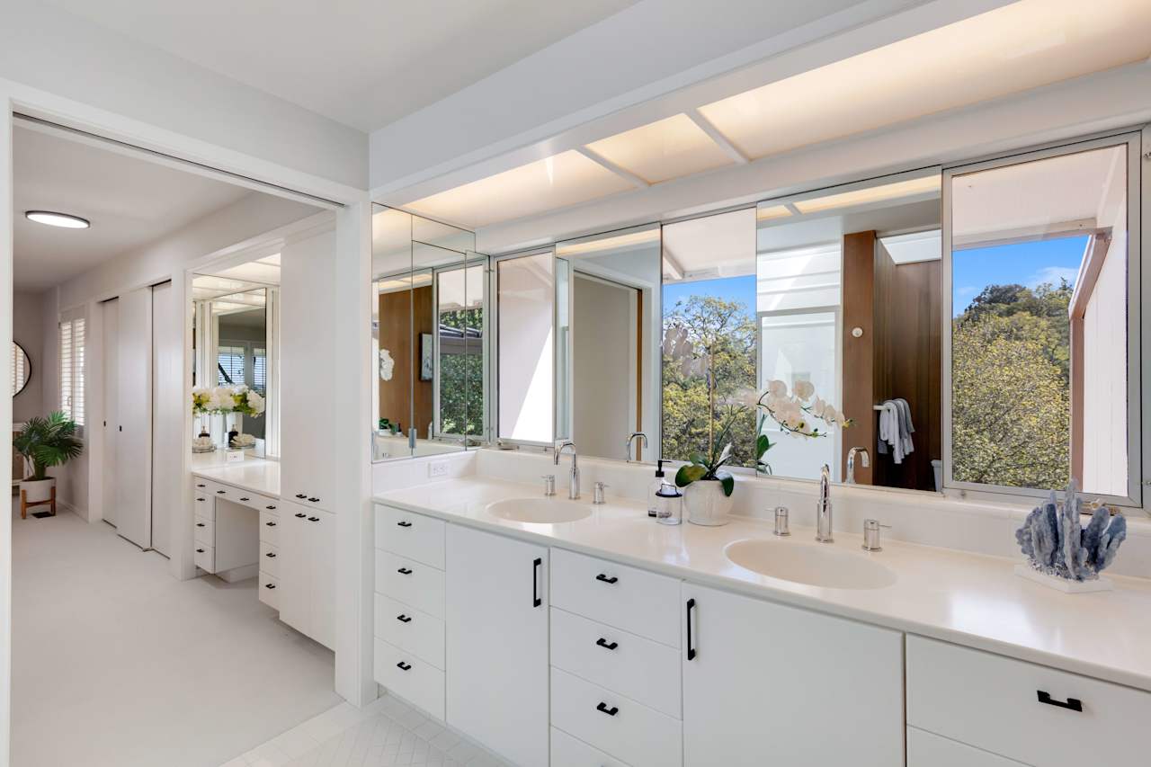 12953 W Sunset Drive | Los Altos Hills, CA 94022 | 5 Beds | David Bergman