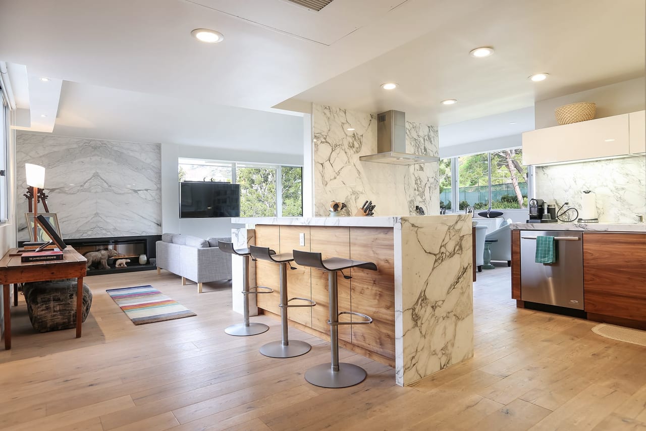 Exquisite 2 Bed 2 Bath Condo in Edgewater Towers | Pacific Palisades ...