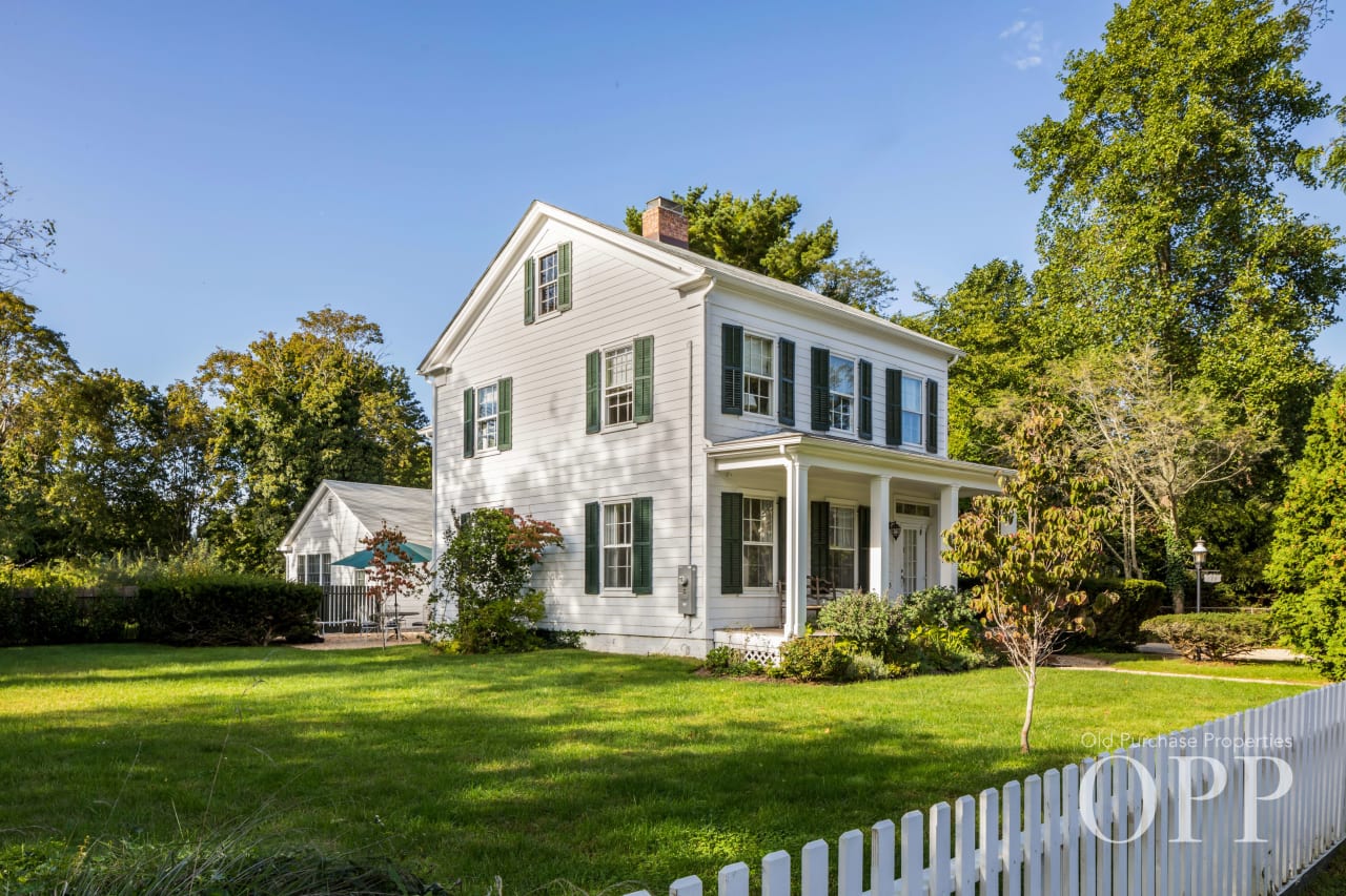 TIMELESS ELEGANCE IN THE HISTORIC DISTRIC