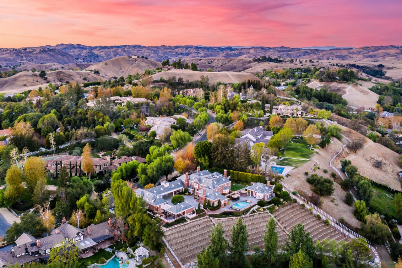 Hidden Hills Vineyard Estate | Jeff Biebuyck & Dana Olmes Luxury Homes ...
