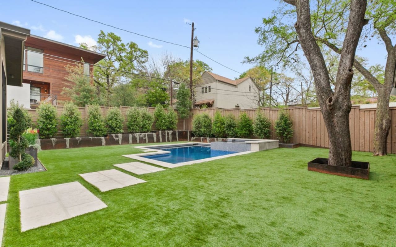 1301 Woodlawn Blvd | Lander Peerman