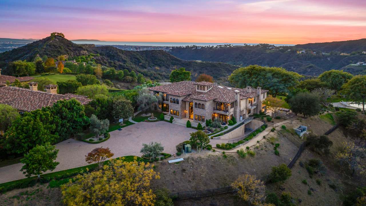 Jade Mills | Beverly Hills Real Estate Agent | Luxury Realtor