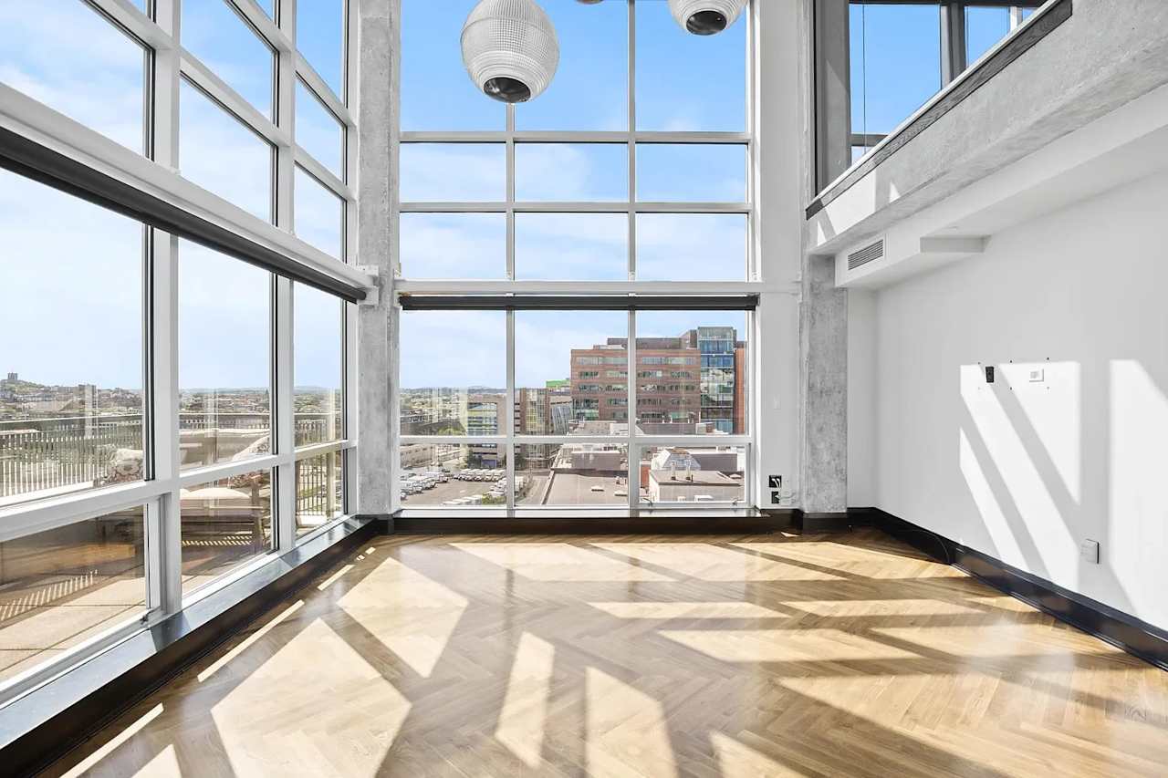 25 Channel Center St PH 108