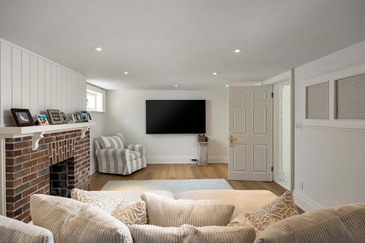 420 Randall Street | Oakville, ON L6J 1R8 | Goodale Miller Team