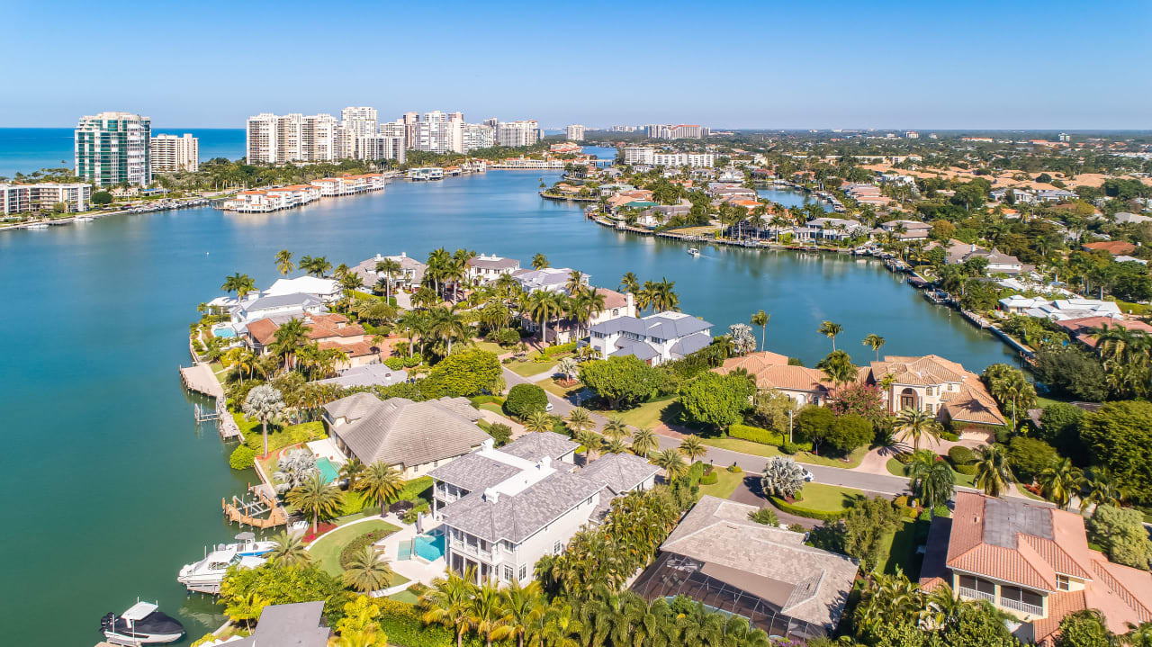 Park Shore | Community Guide
